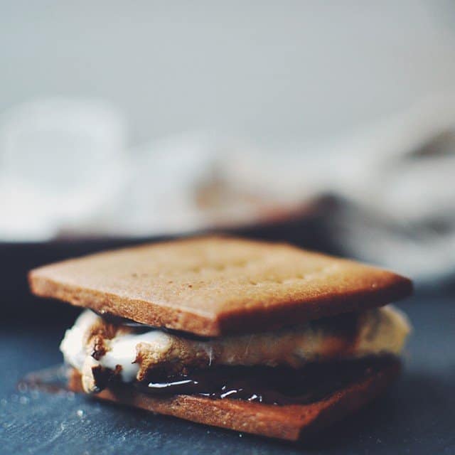 How to Make Indoor S'Mores in Your Oven!